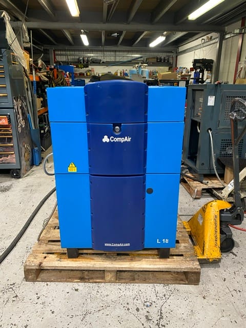 Compair L18 7.5A 2013 18.5kw 7.5 Bar 114 CFM - Air Supply UK