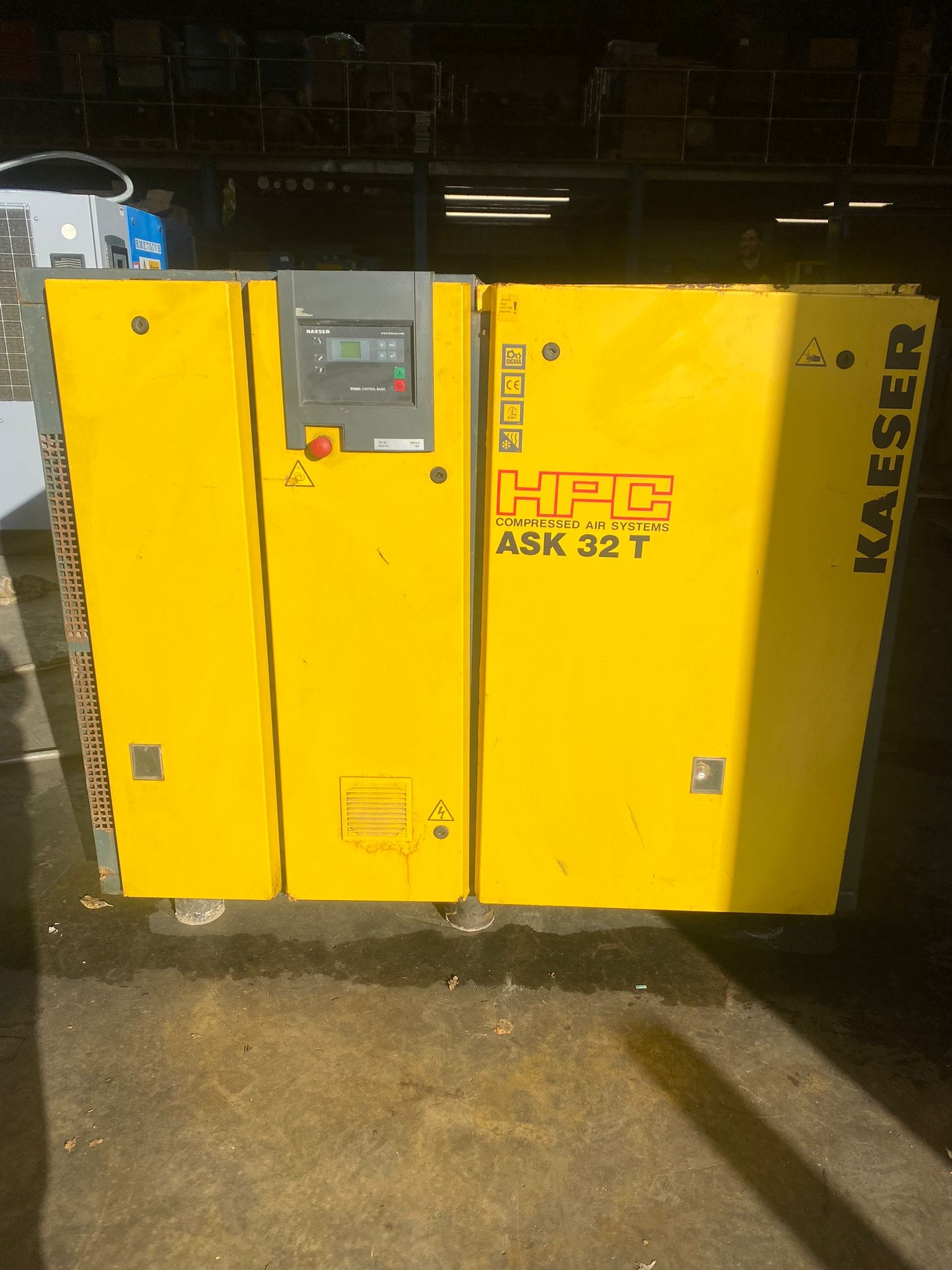 HPC ASK32 T 18.5 Kw Screw Compressor with inbuilt Air Dryer 111 CFM 8 ...