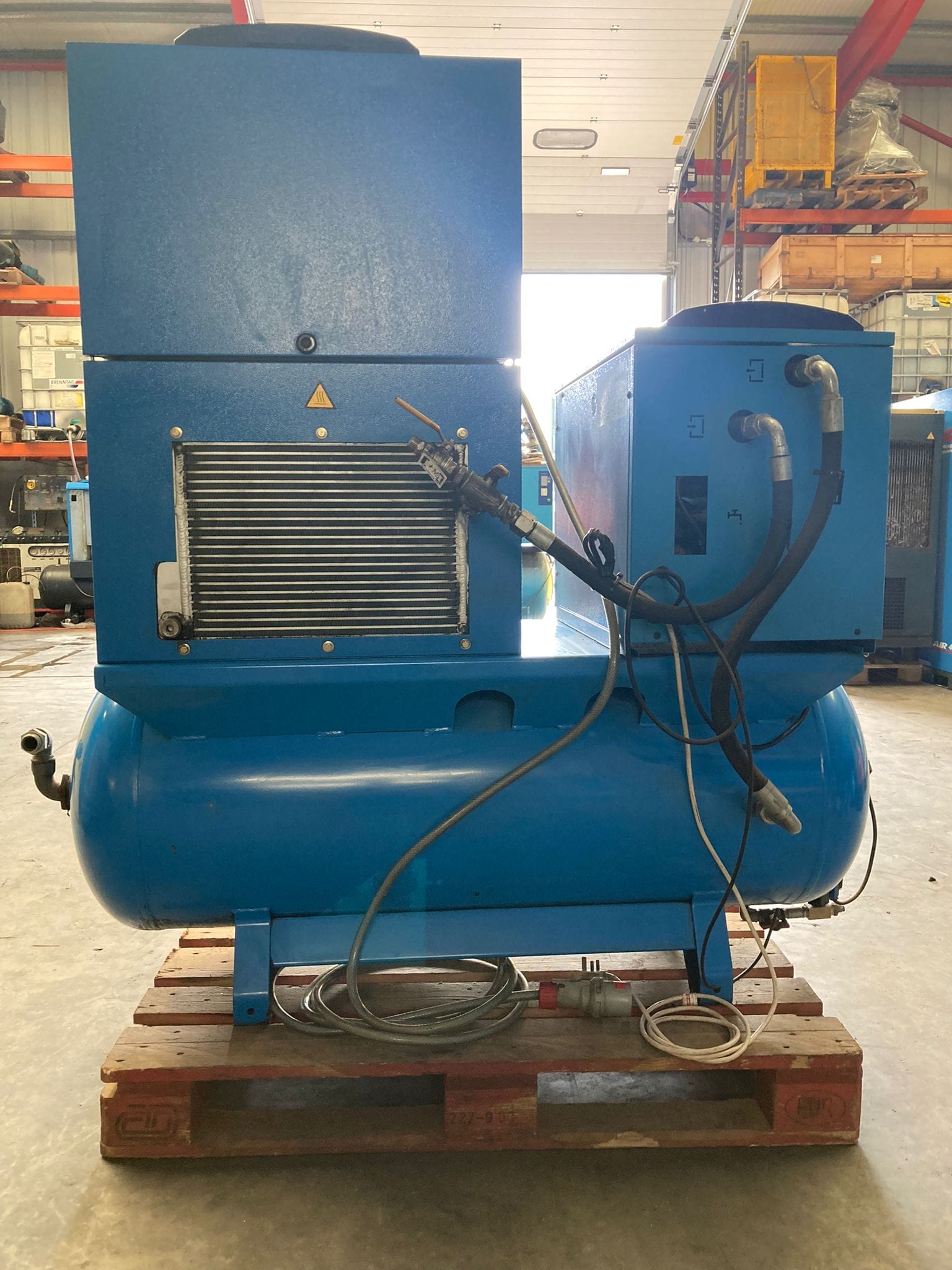 Compair L11 FS 11kw 10 BAR Screw Compressor Receiver Mounted with Air ...