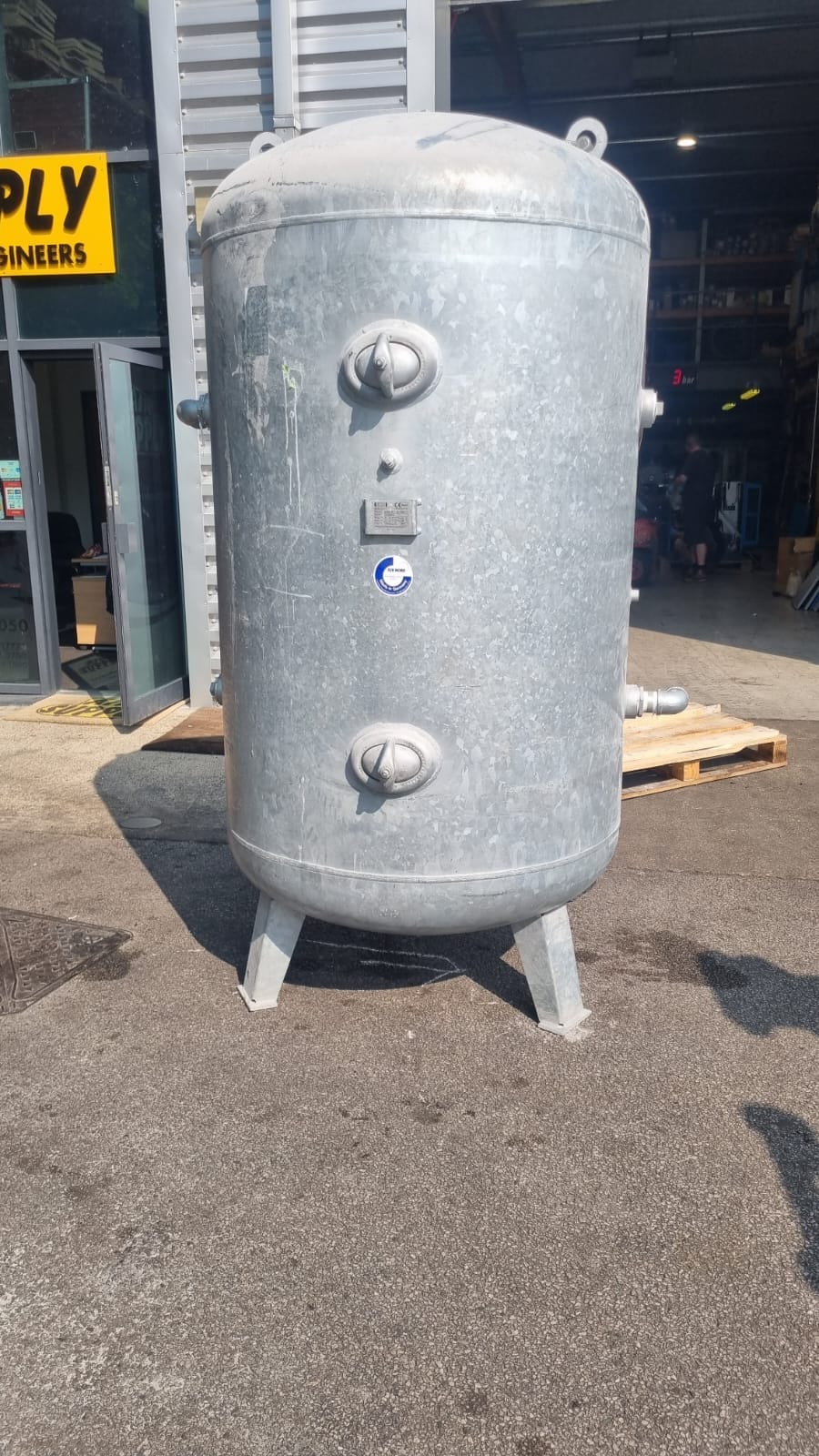 2000 Litre Vertical Fully Galvanised Receiver 2014 - Air Supply UK