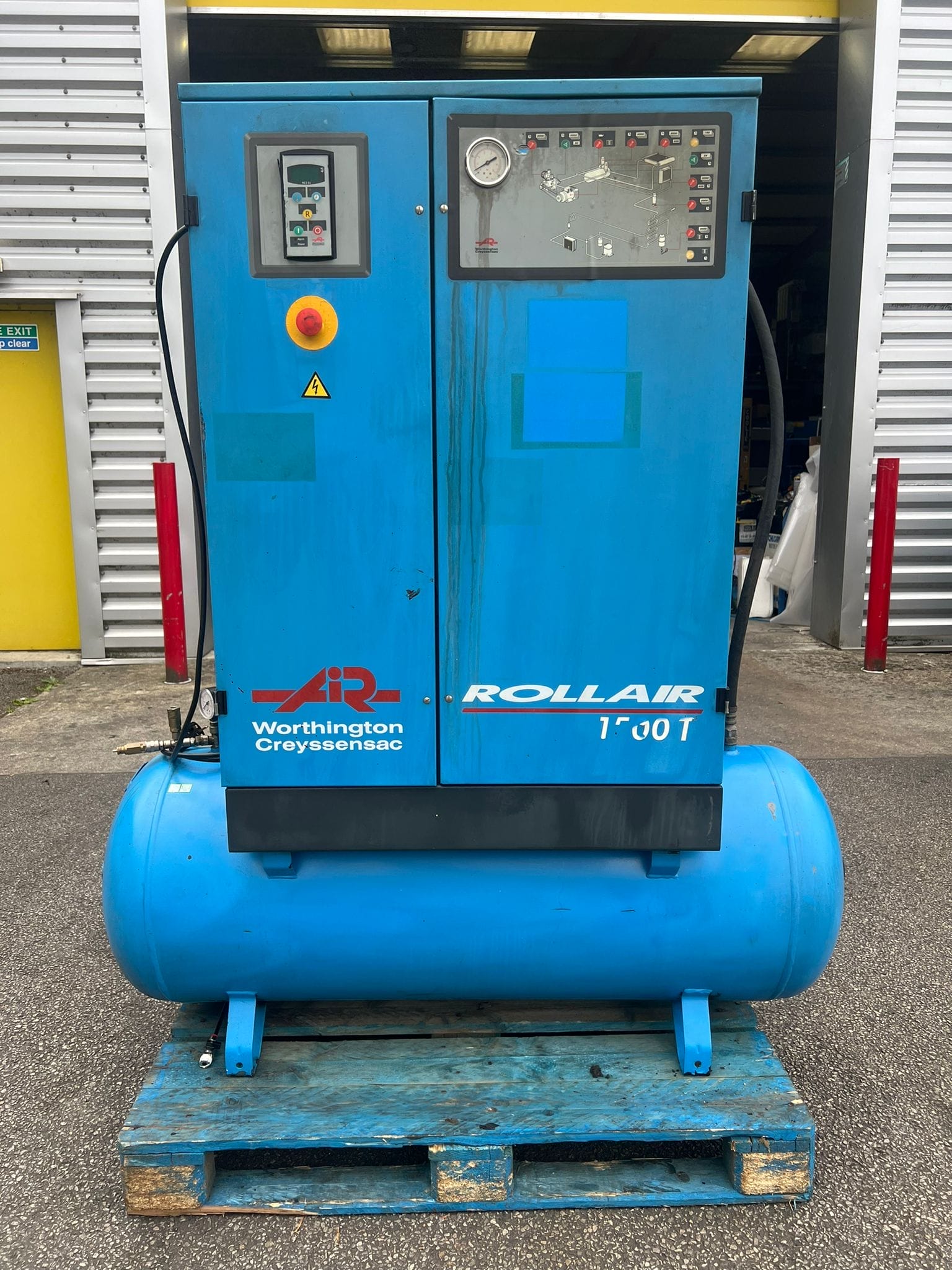 Worthington RLR 1500 T 11Kw 7.75 Bar 59 CFM Complete with Air Dryer ...