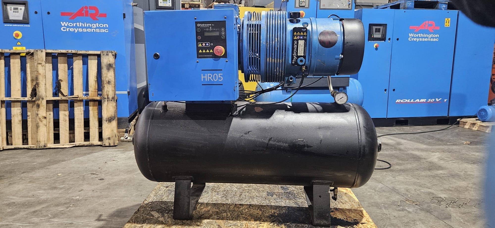 Hydrovane HR05 5.5Kw 10 BAR 27 CFM Very Low Hours Receiver Mounted ...