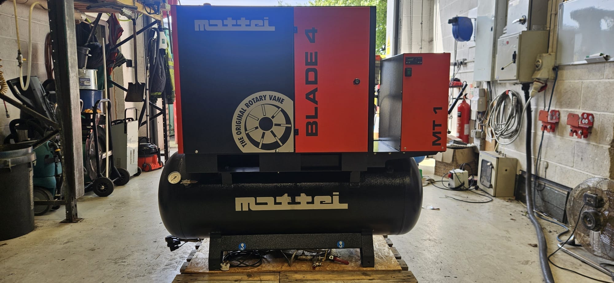 Mattei Blade SE 4H 4 Kw 21 CFM 10 Bar with Dryer 2017 - Air Supply UK